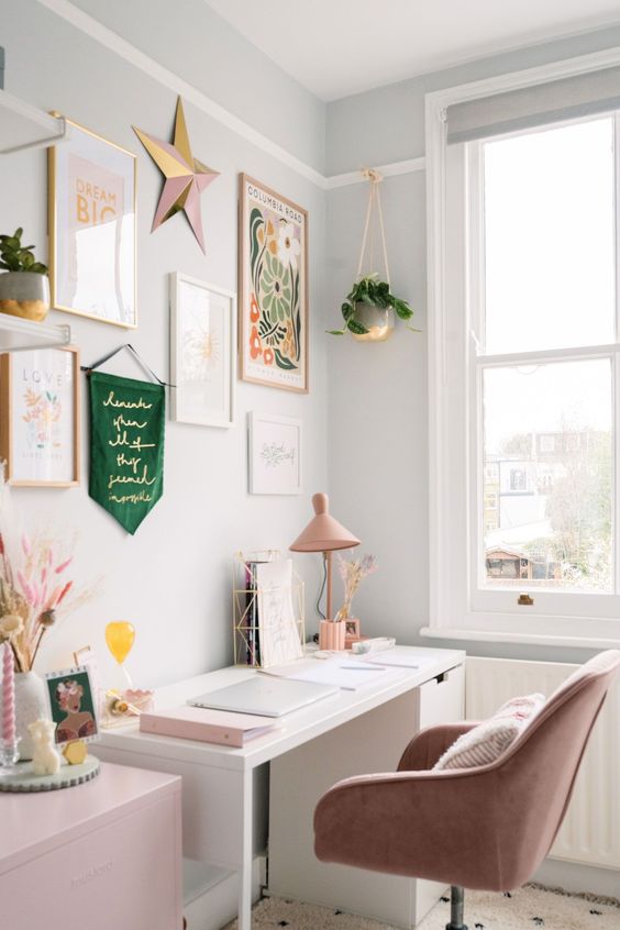 49 Cool Gallery Wall Ideas For Home Offices - DigsDigs