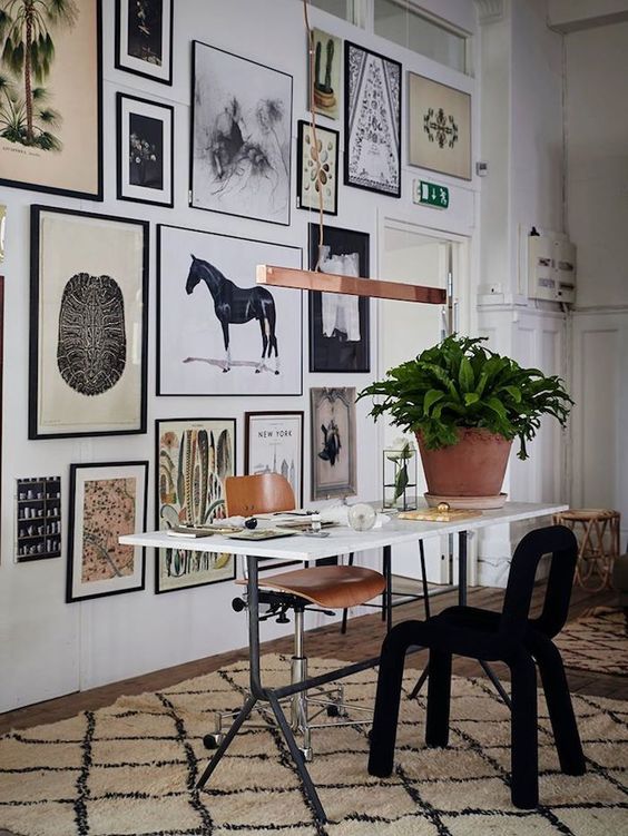 49 Cool Gallery Wall Ideas For Home Offices - DigsDigs