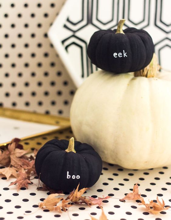 44 Modern Halloween Pumpkin Decor Ideas - DigsDigs