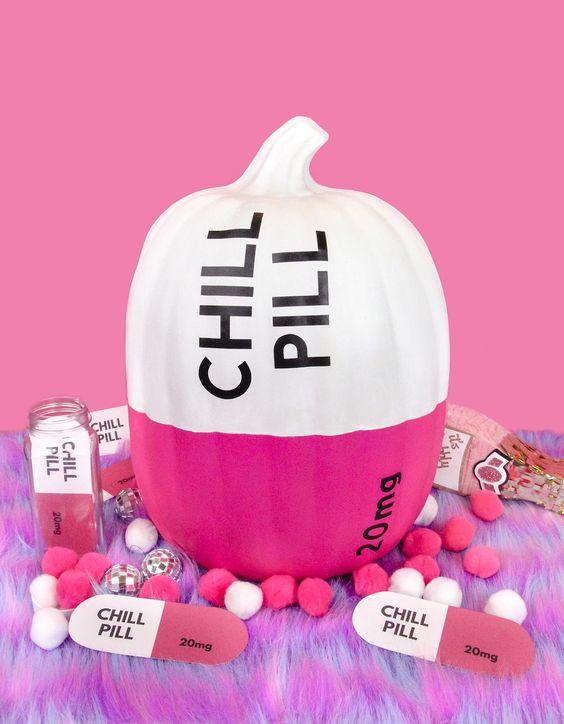 44 Modern Halloween Pumpkin Decor Ideas - DigsDigs