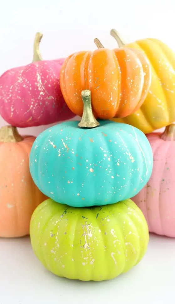 44 Modern Halloween Pumpkin Decor Ideas - DigsDigs