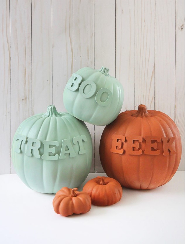 44 Modern Halloween Pumpkin Decor Ideas - DigsDigs