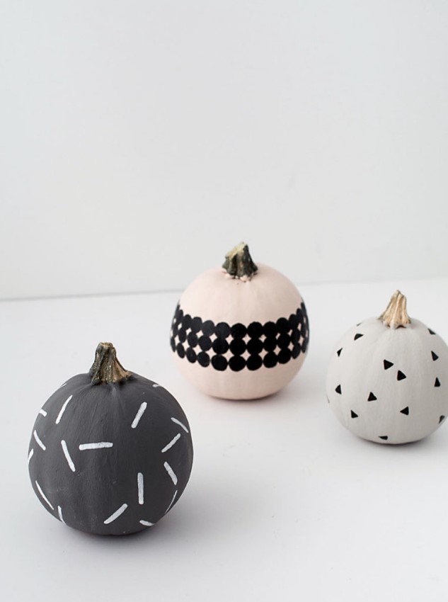 44 Modern Halloween Pumpkin Decor Ideas - DigsDigs