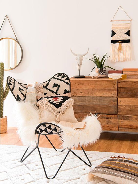 50 Iconic And Timelessly Elegant Butterfly Chairs - DigsDigs
