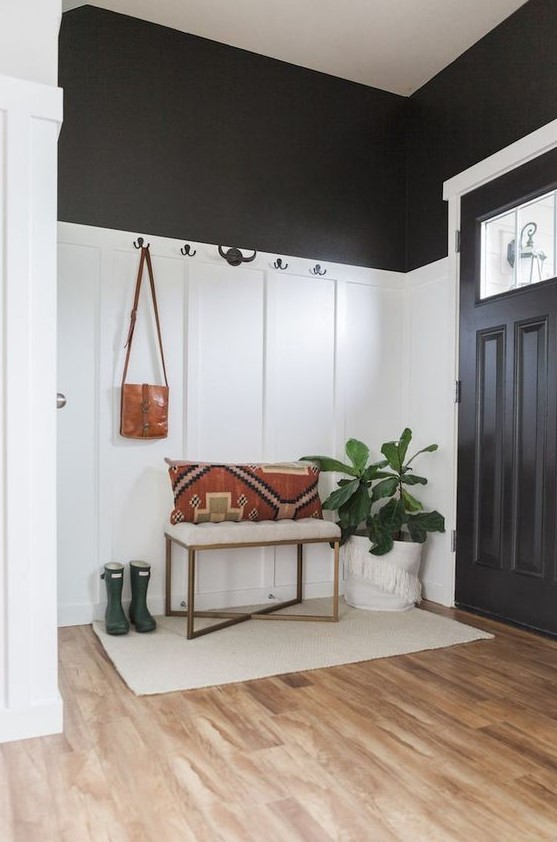 39 Timelessly Elegant Black And White Entryways - DigsDigs