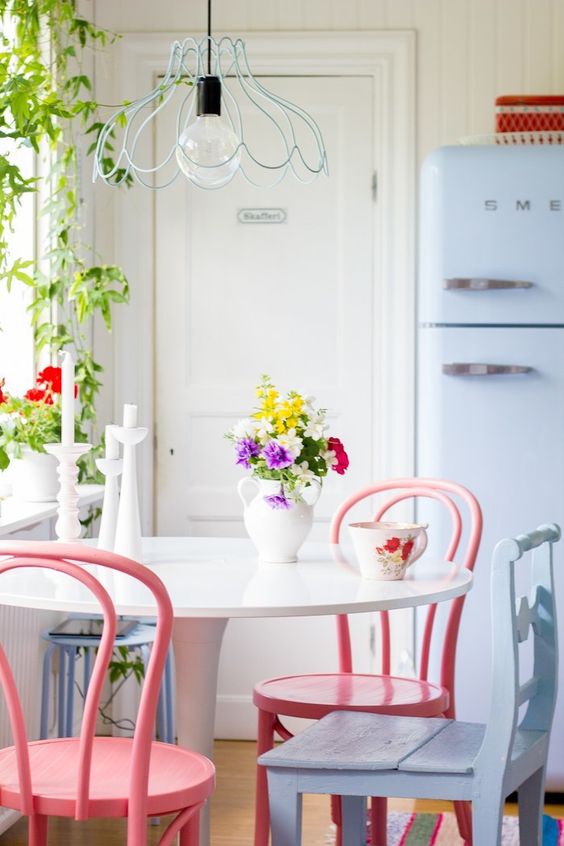 34 Sweet And Lovely Pastel Dining Rooms - DigsDigs