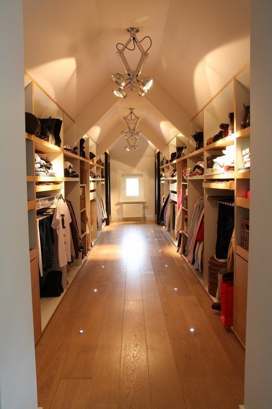 46 Attic Closets And Tips To Organize Them - DigsDigs