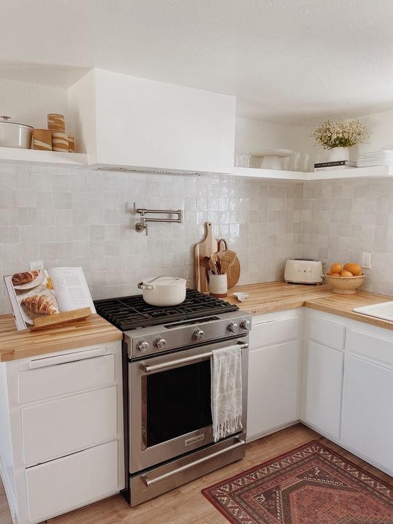 68 Eye-Catching Square Tile Backsplashes - DigsDigs