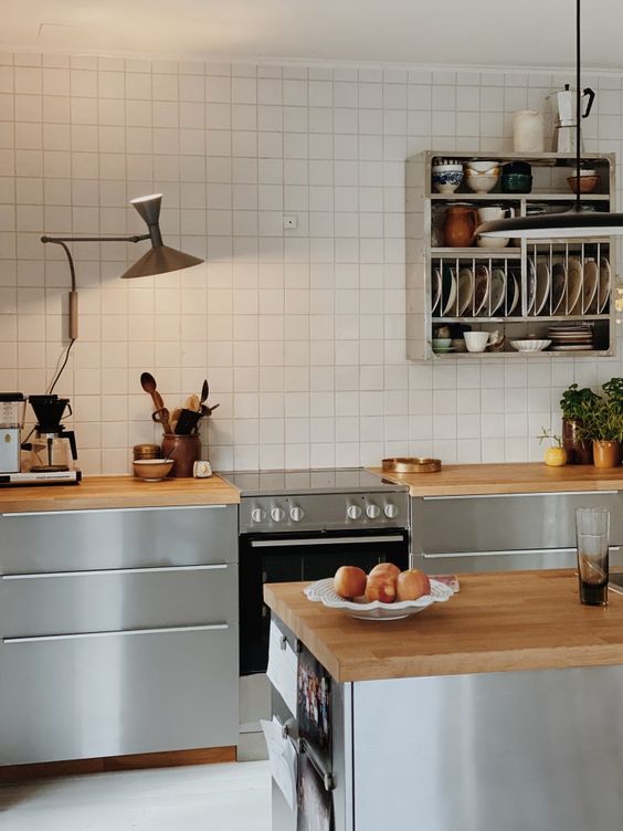 68 Eye-Catching Square Tile Backsplashes - DigsDigs