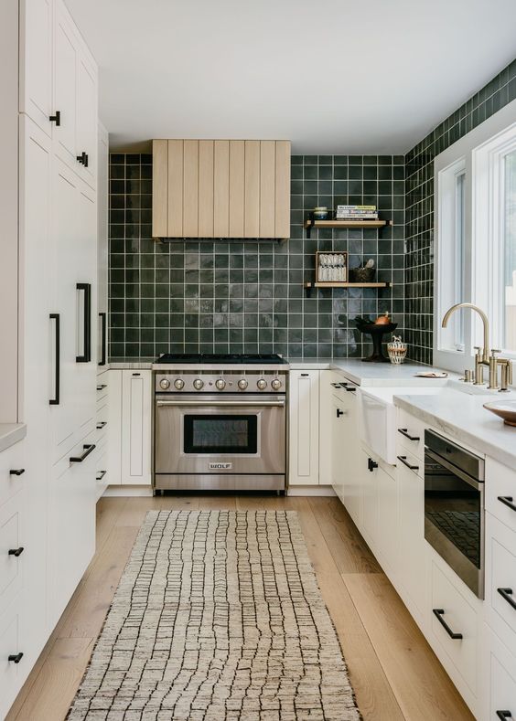 68 Eye-Catching Square Tile Backsplashes - DigsDigs