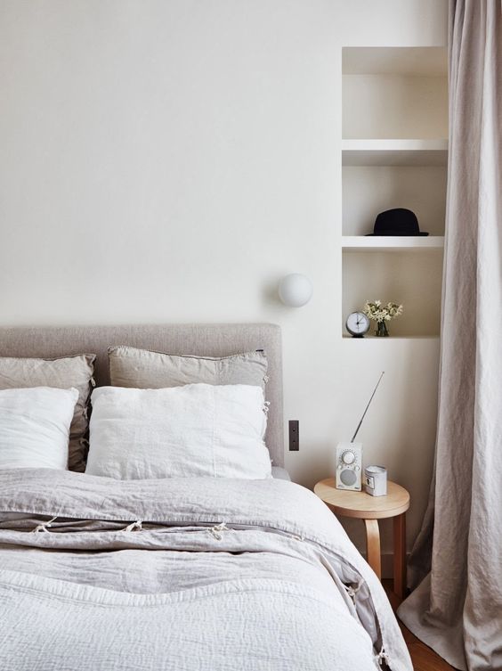 46 Practical And Decorative Bedroom Niche Shelves - DigsDigs