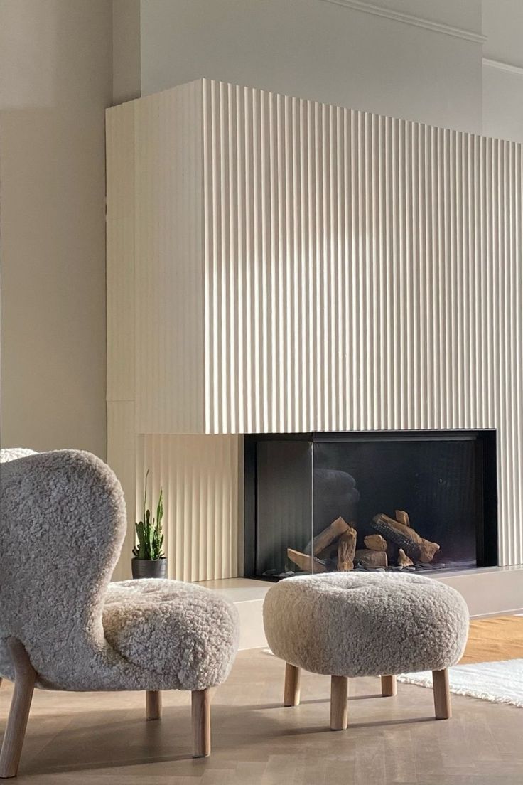 49 Trendy And Chic Fluted Fireplace Ideas - DigsDigs