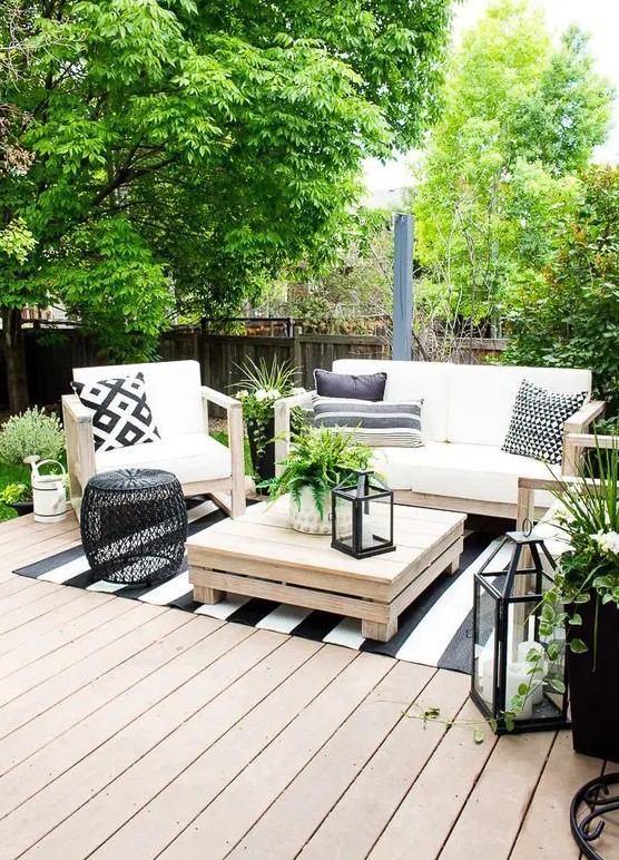 65 Cozy Modern Farmhouse Terraces And Patios - DigsDigs