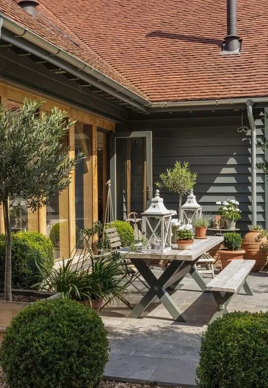 65 Cozy Modern Farmhouse Terraces And Patios - DigsDigs