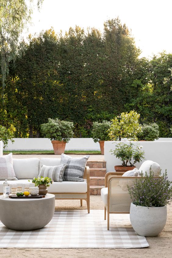 65 Cozy Modern Farmhouse Terraces And Patios - DigsDigs
