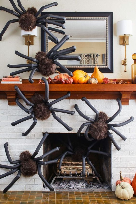 54 Scary Spider Halloween Decor Ideas - DigsDigs