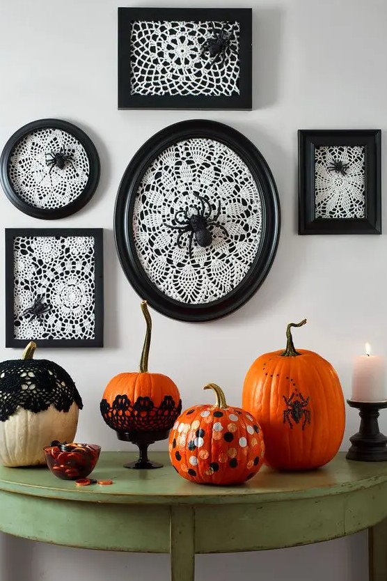54 Scary Spider Halloween Decor Ideas - DigsDigs