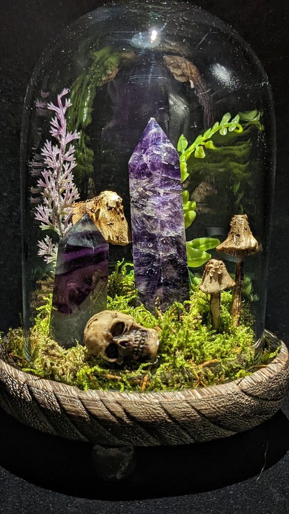 50 Cool And Catchy Halloween Terrariums - DigsDigs