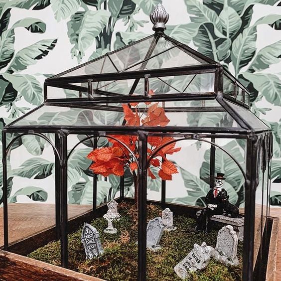 50 Cool And Catchy Halloween Terrariums - DigsDigs