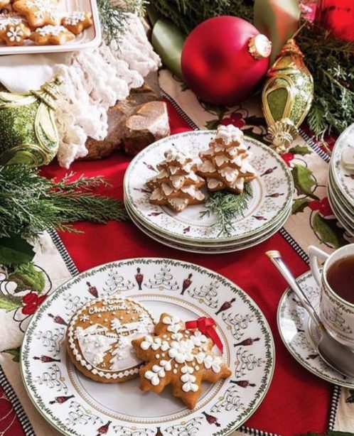 58 Lovely And Cozy Christmas Tea Party Ideas - DigsDigs