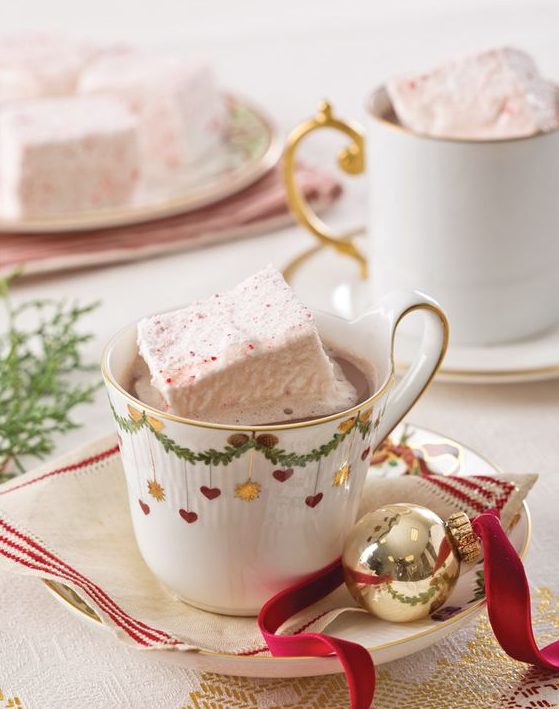 58 Lovely And Cozy Christmas Tea Party Ideas - DigsDigs