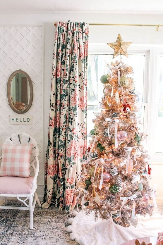 52 Delicate Pastel Christmas Tree Decor Ideas - DigsDigs