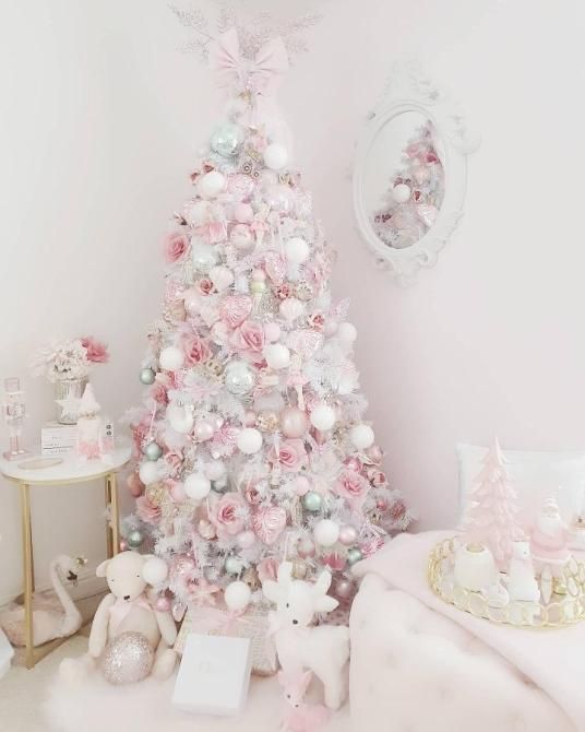 52 Delicate Pastel Christmas Tree Decor Ideas - DigsDigs