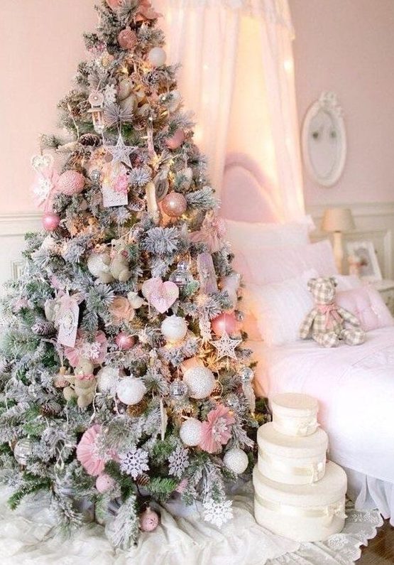 52 Delicate Pastel Christmas Tree Decor Ideas - DigsDigs
