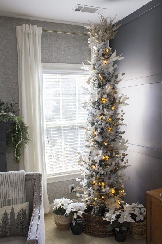 57 Slim Christmas Trees For Tight Spaces - DigsDigs