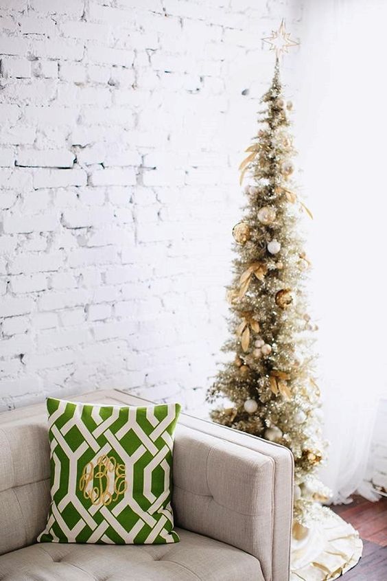 57 Slim Christmas Trees For Tight Spaces - DigsDigs