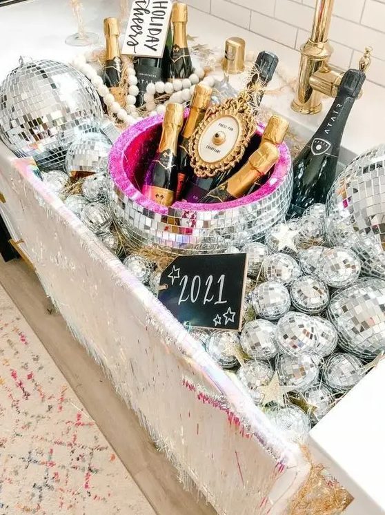 58 Shiny Disco Ball NYE Party Decor Ideas - DigsDigs