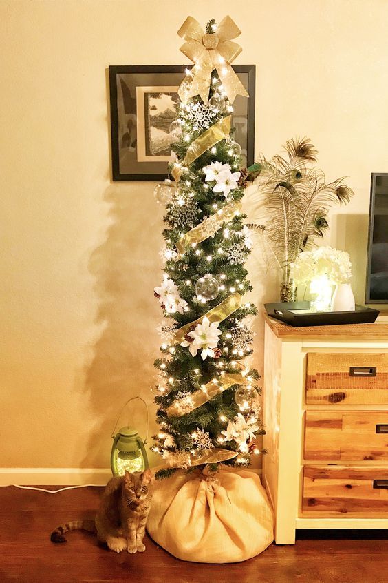 57 Slim Christmas Trees For Tight Spaces - DigsDigs