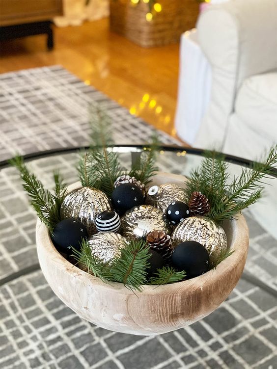 59 Lovely Christmas Bowl Decor Ideas - DigsDigs