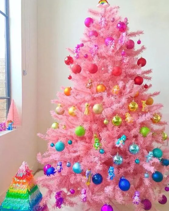 65 Best Colorful Christmas Tree Decor Ideas - DigsDigs
