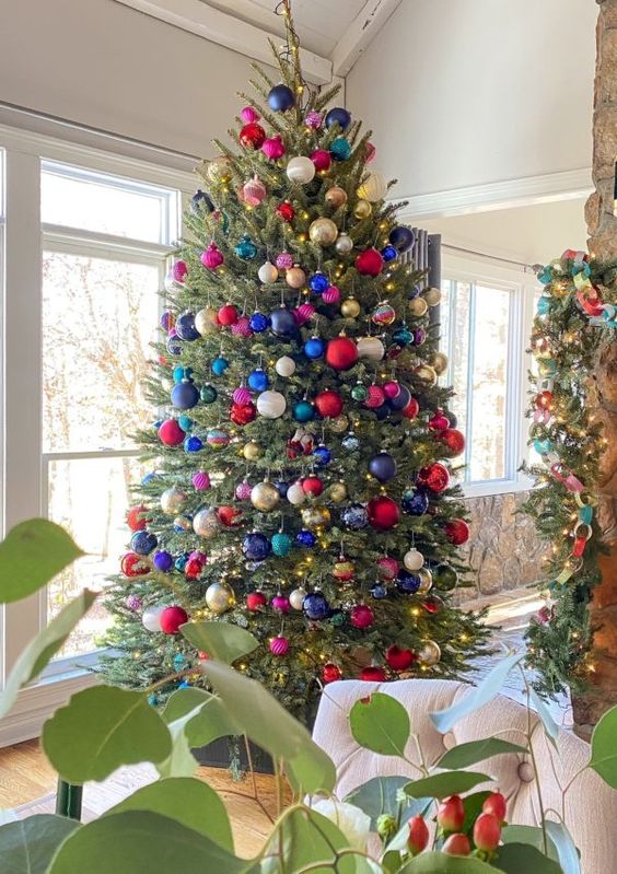 65 Best Colorful Christmas Tree Decor Ideas - DigsDigs