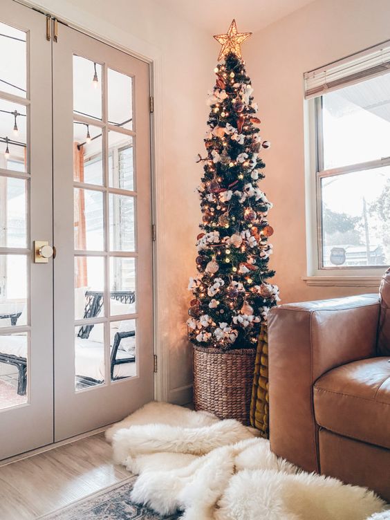57 Slim Christmas Trees For Tight Spaces - DigsDigs