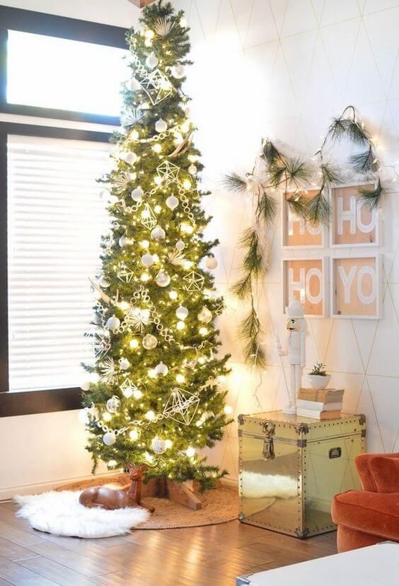 57 Slim Christmas Trees For Tight Spaces - DigsDigs