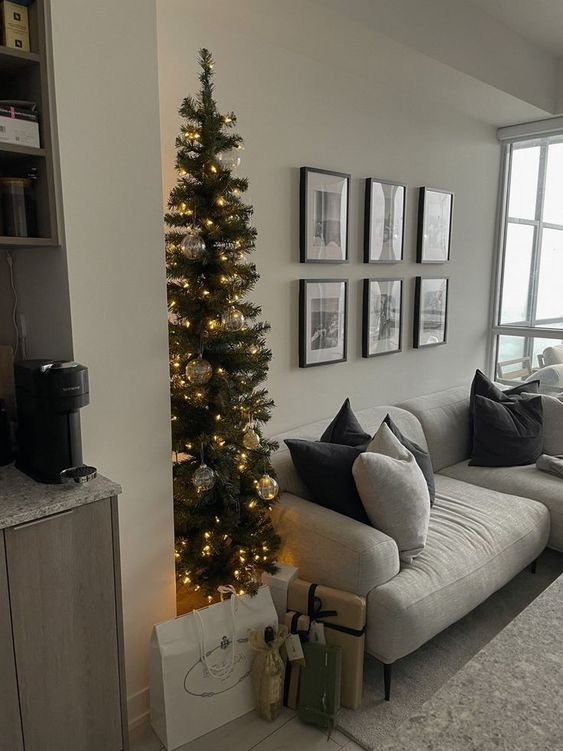 57 Slim Christmas Trees For Tight Spaces - DigsDigs