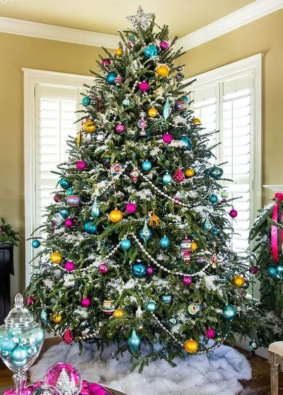 65 Best Colorful Christmas Tree Decor Ideas - DigsDigs
