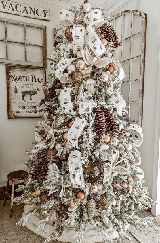 43 Elegant Brown Christmas Decor Ideas - DigsDigs