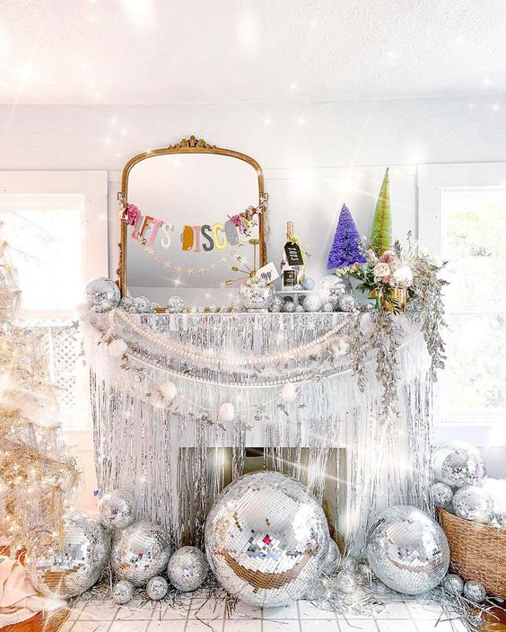 58 Shiny Disco Ball NYE Party Decor Ideas - DigsDigs