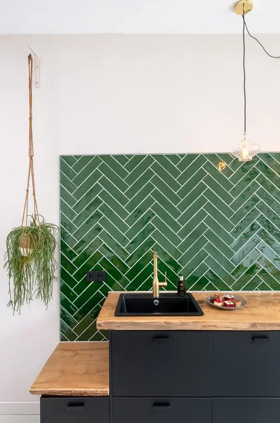 70 Eye-Catchy Herringbone Tile Backsplashes - DigsDigs