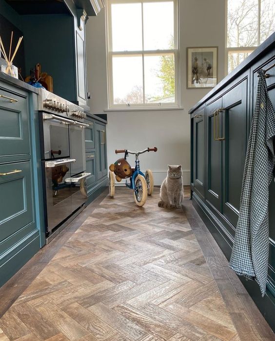56 Elegant And Eye-Catchy Herringbone Floor Ideas - DigsDigs