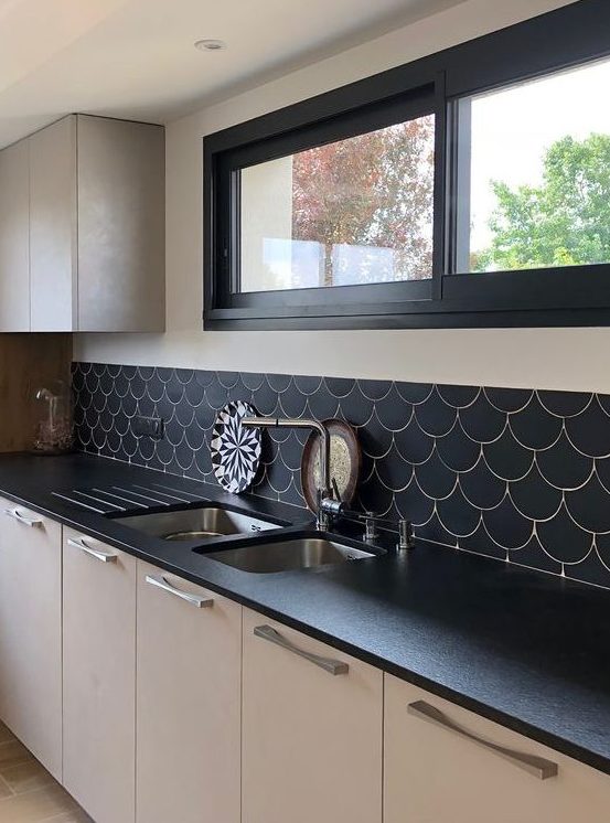 52 Eye-Catchy Kitchen Fish Scale Tile Ideas - DigsDigs
