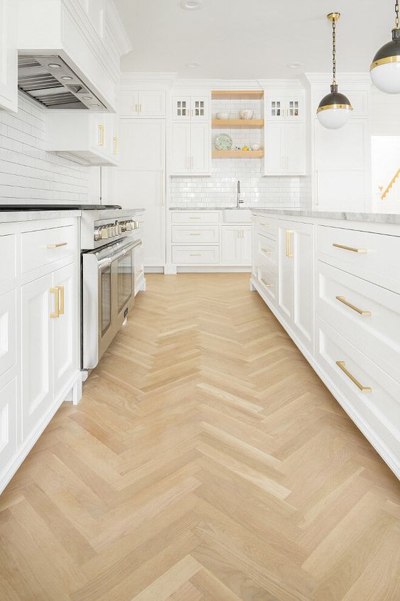 56 Elegant And Eye-Catchy Herringbone Floor Ideas - DigsDigs