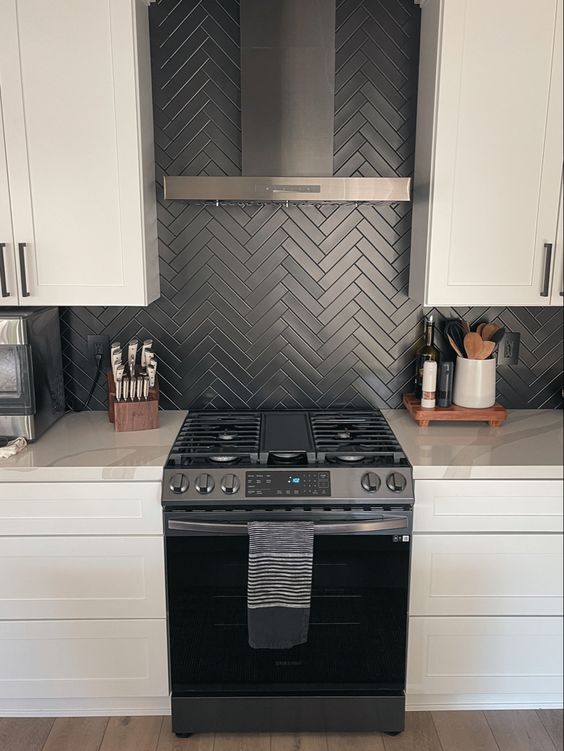 70 Eye-Catchy Herringbone Tile Backsplashes - DigsDigs