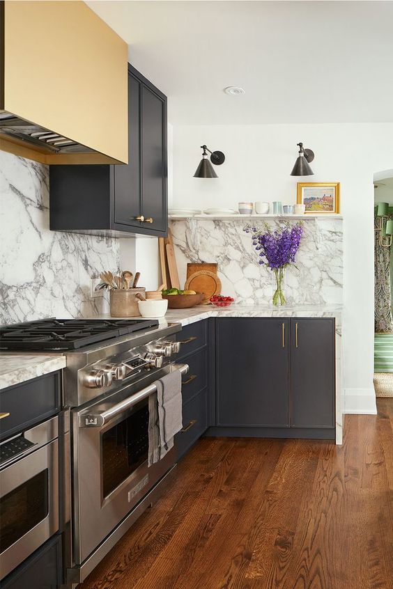54 Statement Kitchen Hoods For A Wow Effect - DigsDigs
