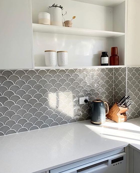 52 Eye-Catchy Kitchen Fish Scale Tile Ideas - DigsDigs