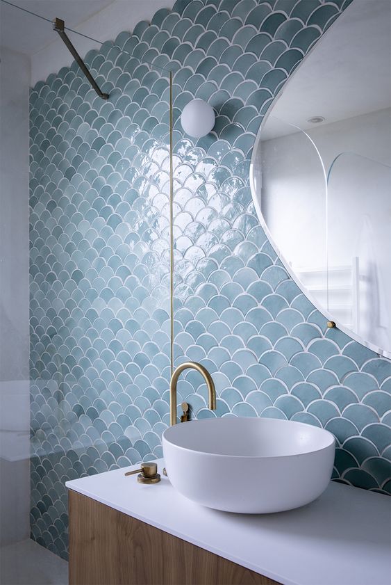 67 Whimsy Fish Scale Tile Ideas For Bathrooms - DigsDigs