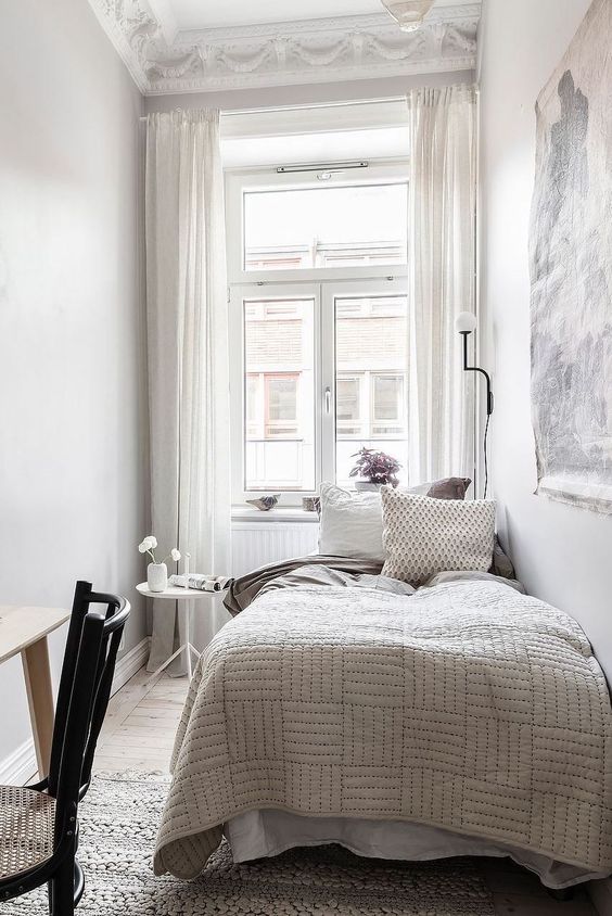 66 Smart Narrow Bedroom Decor Ideas - DigsDigs